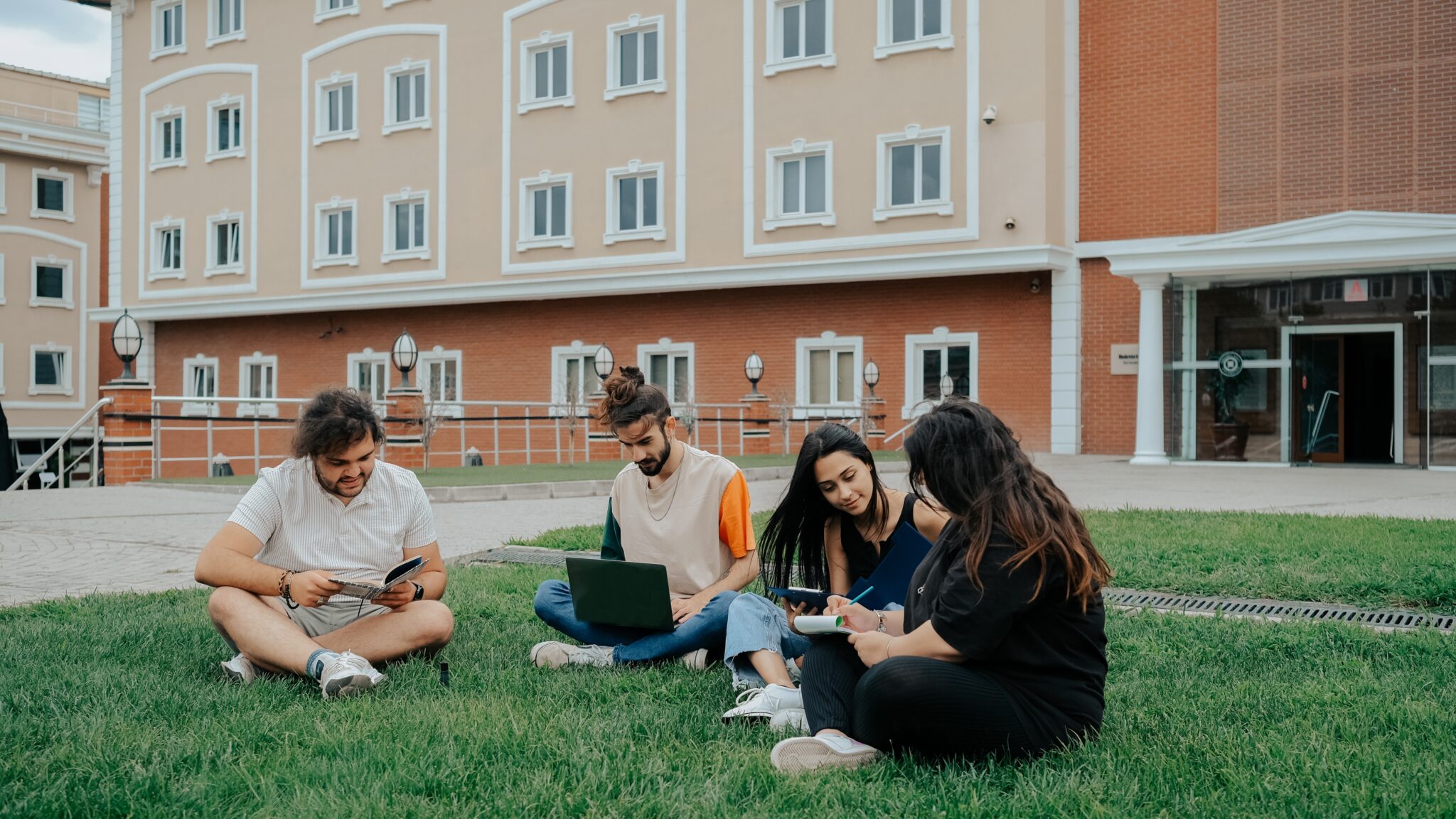 The Ultimate College Bucket List - What To Do Before You Graduate ...