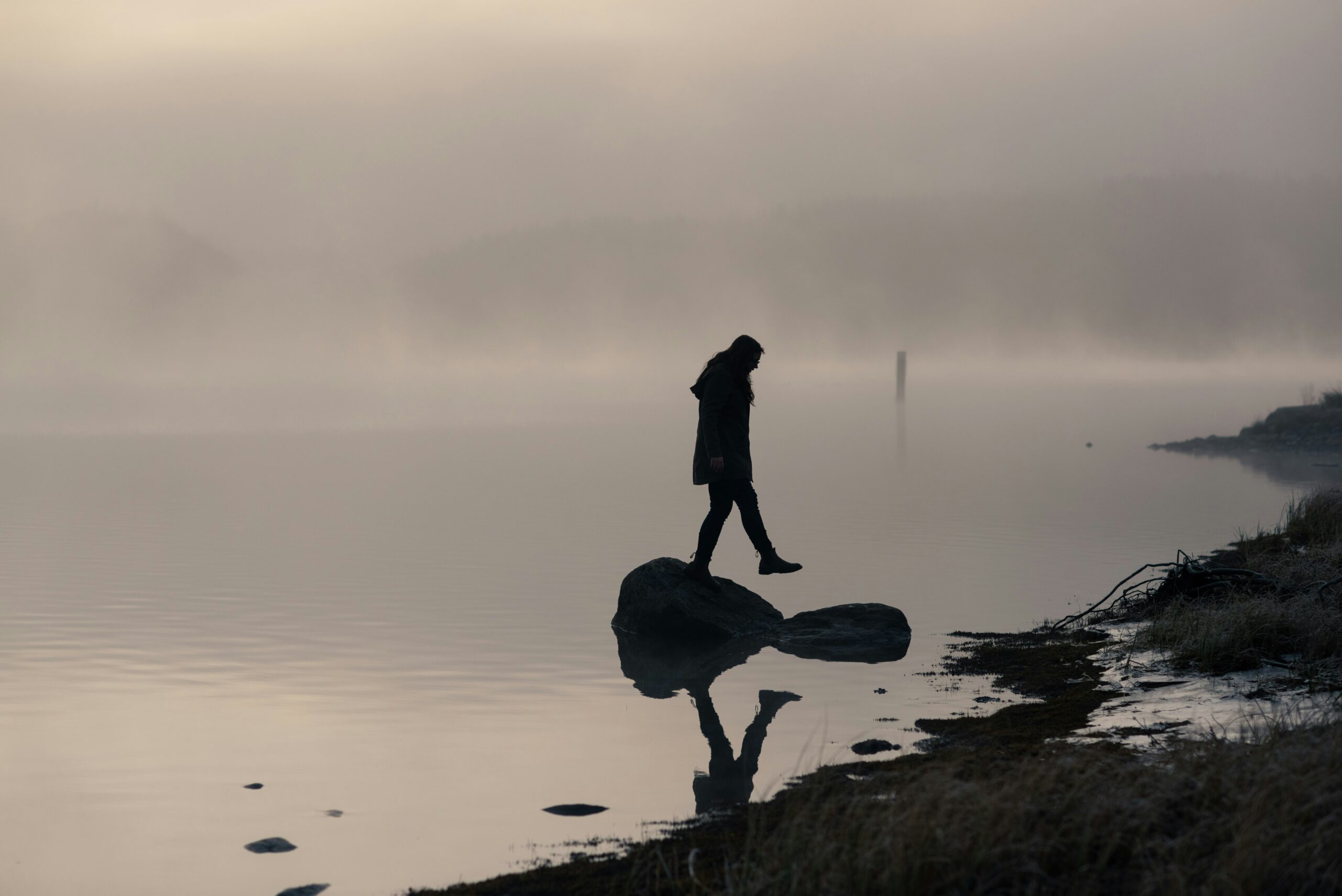 16 Powerful Traits of a Lone Wolf Personality Type - GenTwenty 16 Powerful Traits of a Lone Wolf Personality Type - GenTwenty