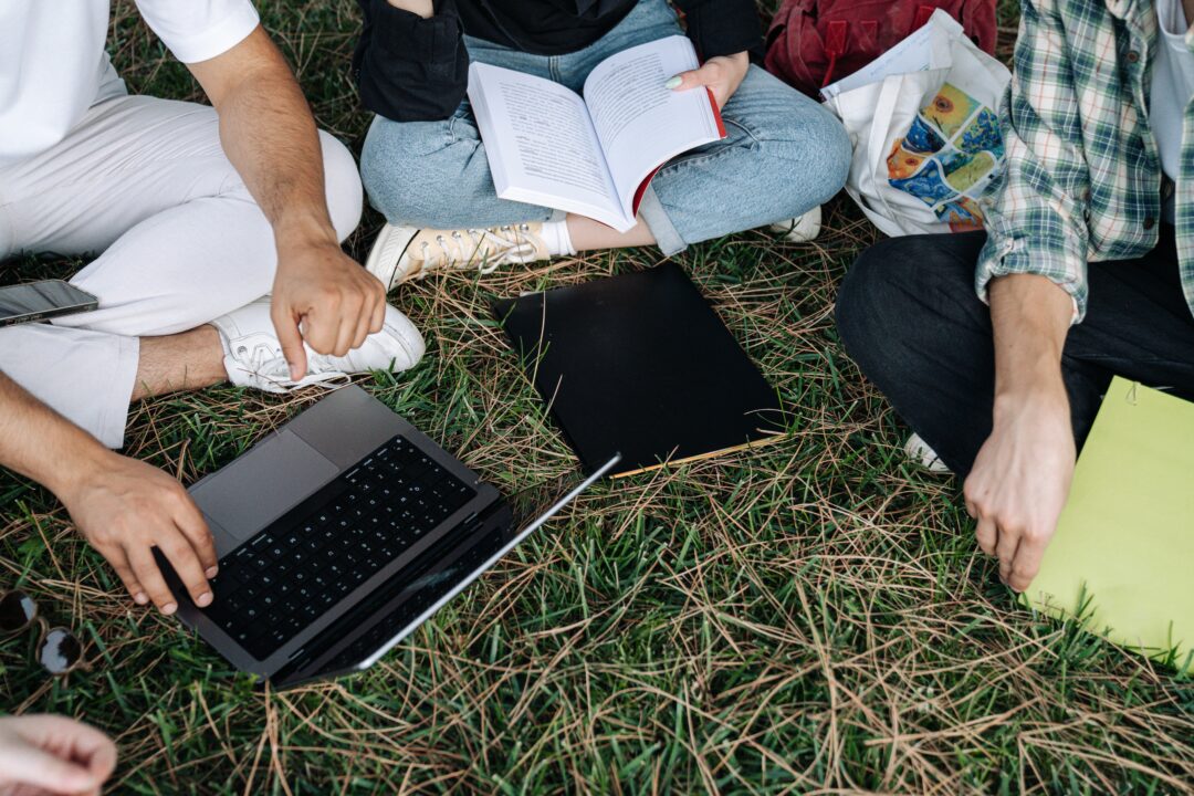 10 Financial Struggles College Students Have and How To Overcome Them ...