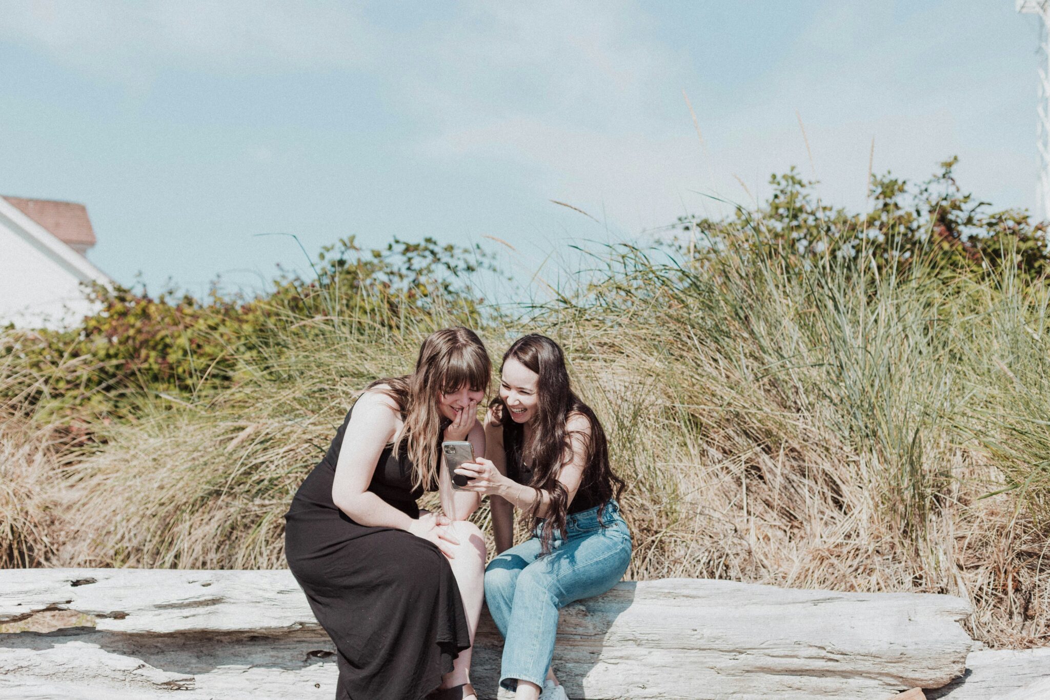 23 Happy Summer Songs For Your TikTok and Instagram Videos! Plus a Playlist