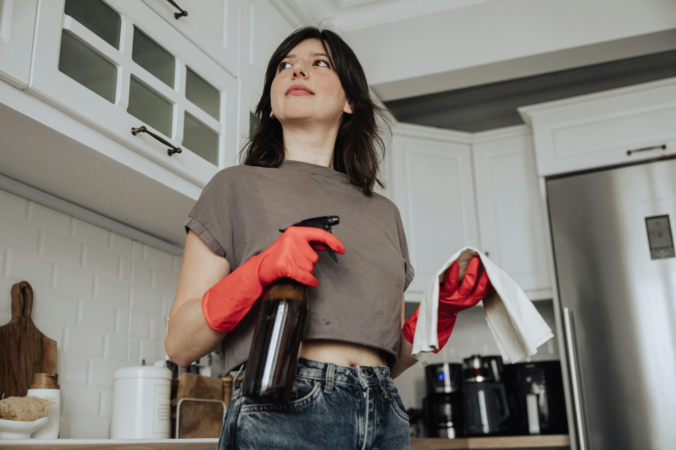 Spring Cleaning Guide: Clean Physical & Digital Spaces In Two Weeks