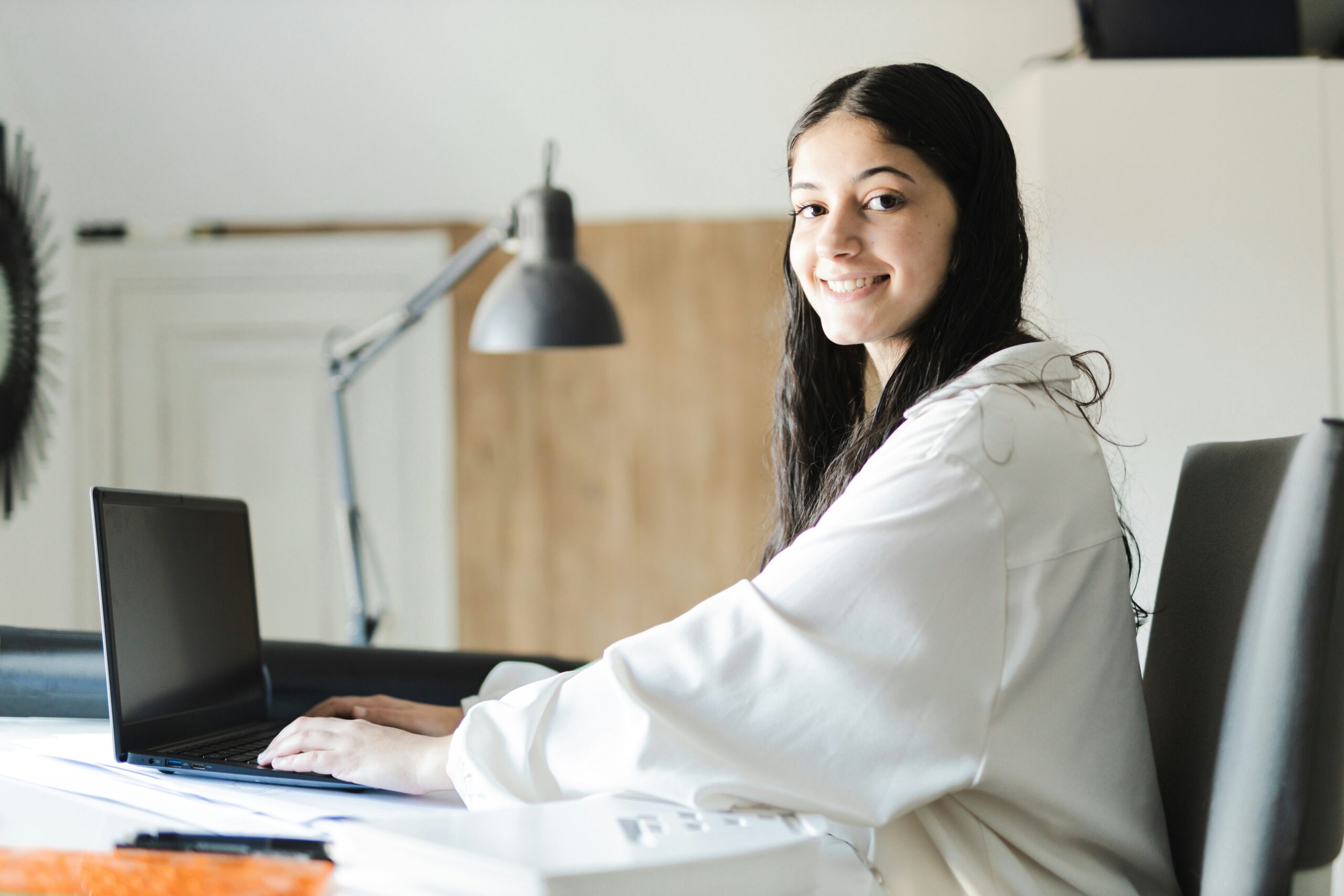 Working as an Overseas Employee - GenTwenty